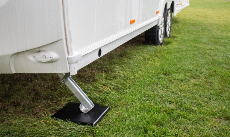 Outriggerpads.co.uk | Polyethylene Outrigger Pads, Spreader Plates etc.